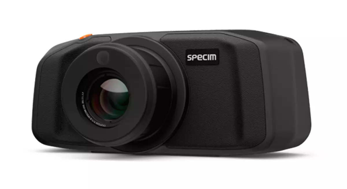 Hyperspectral imaging camera Specim IQ | KONICA MINOLTA