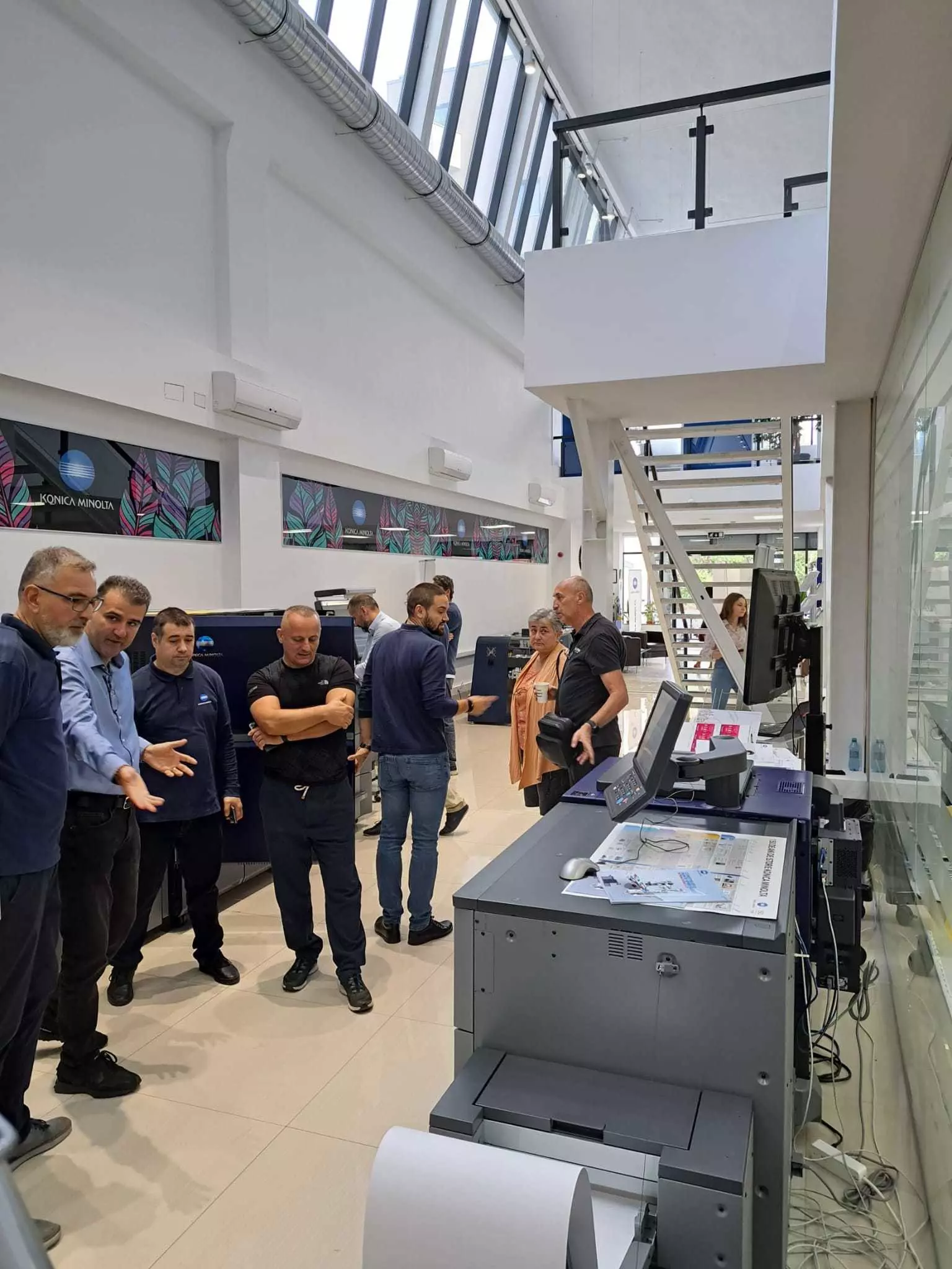 Konica Minolta România își consolidează poziția pe piața de tipar digital profesional și ...